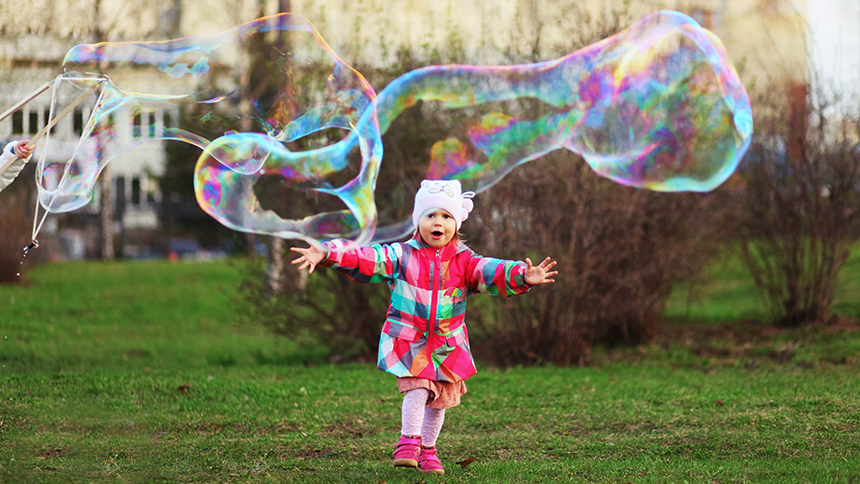 Experiment: Blow the best homemade bubbles