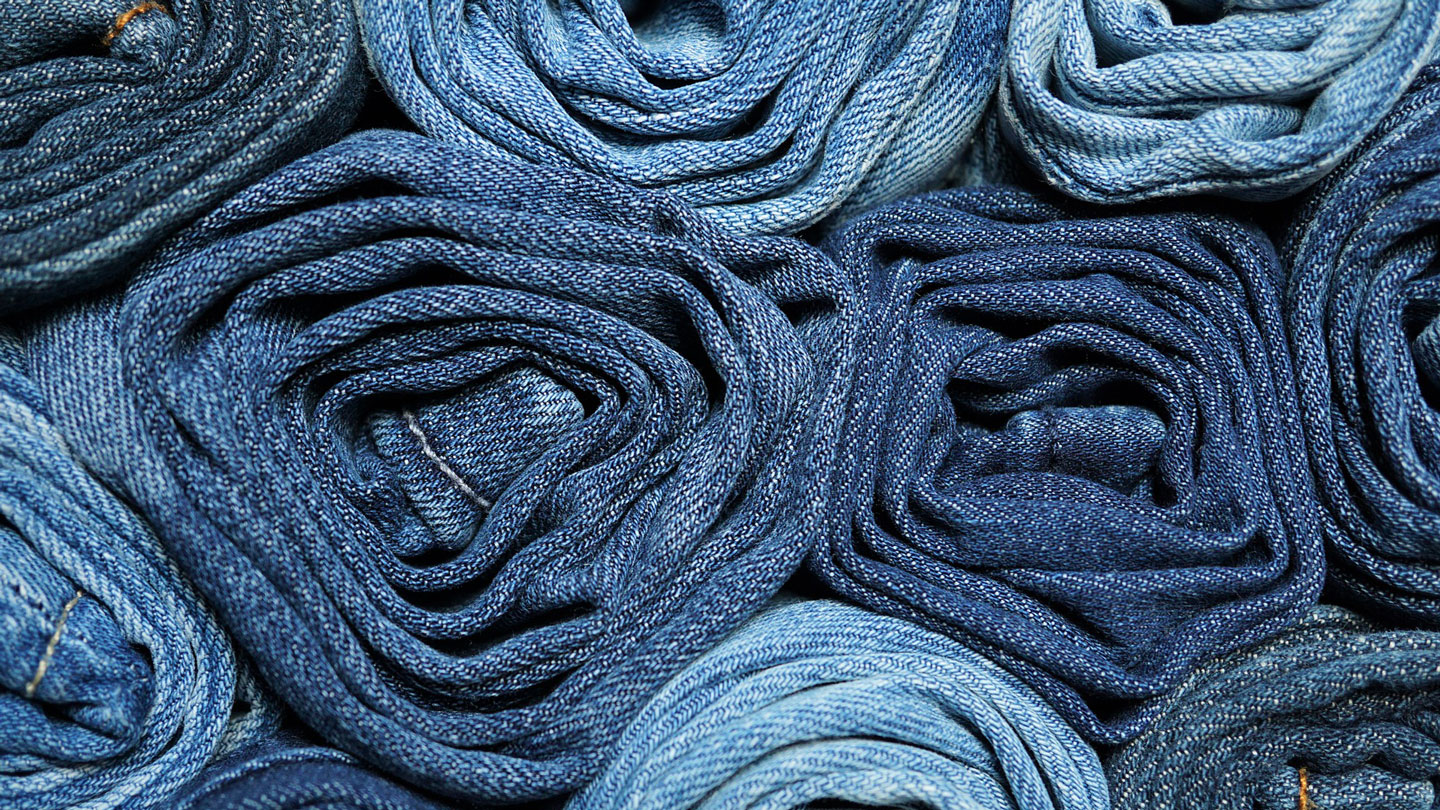 Turning jeans blue with sunlight might help the environment